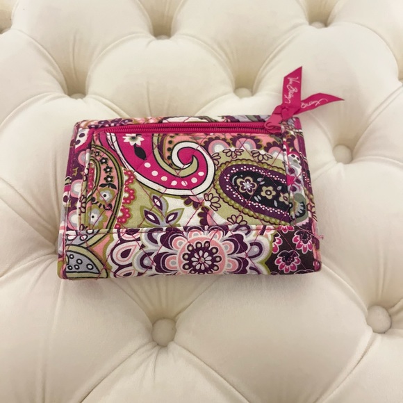 Vera Bradley | Bags | Vera Bradley Very Berry Paisley Euro Pink Trifold ...